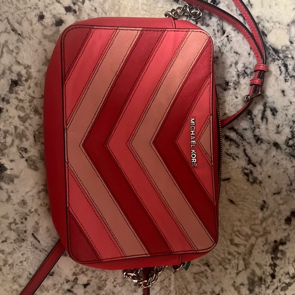 MICHAEL Michael Kors | Bags | Michael Kors Pink Chevron Jet Set Medium ...